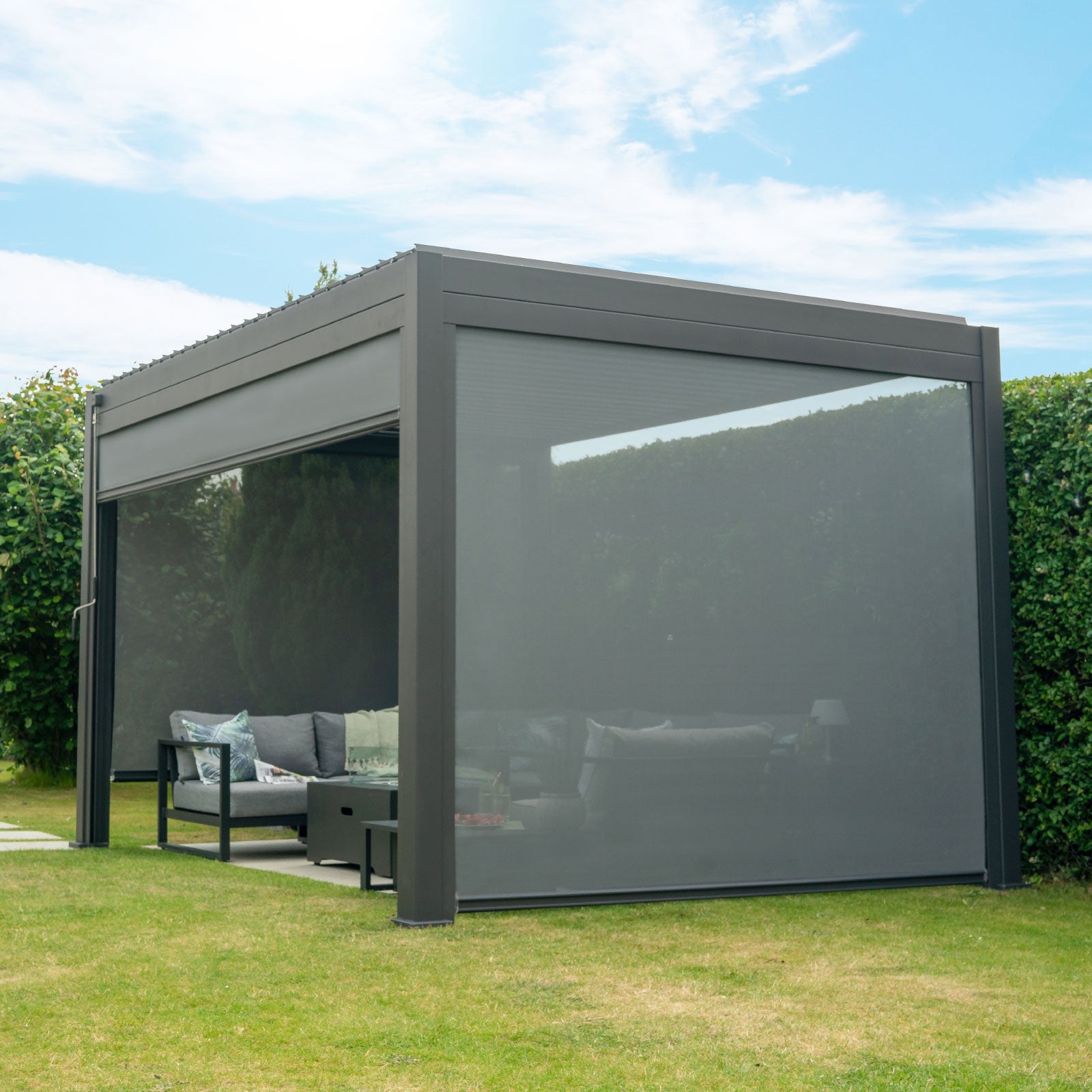 Titan Pergola Pull Down Screen – Wahome